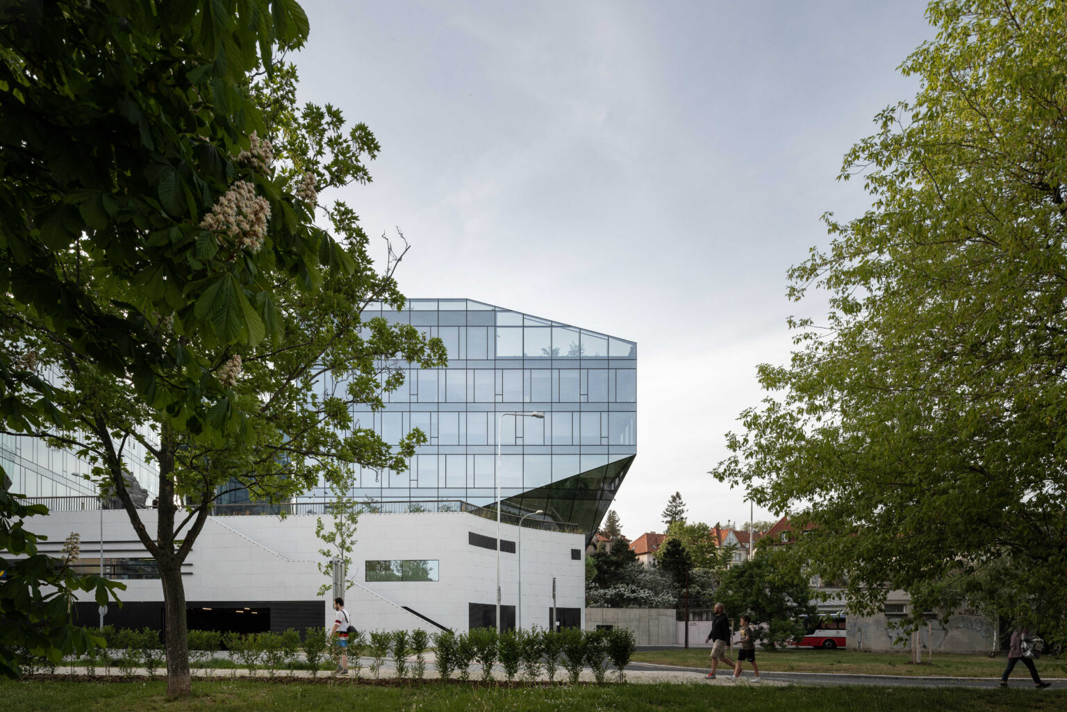 Bořislavka centrum – krystalická architektura - Estate.cz