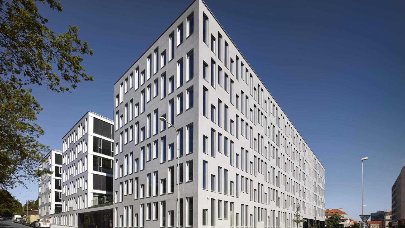 TELEHOUSE administrativní centrum – moderní multifunkční budova - Estate.cz